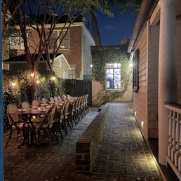 CHEZ NOUS - Updated July 2025 - 640 Photos & 335 Reviews - 6 Payne Ct ...