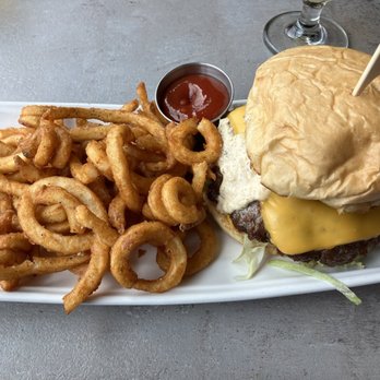 LEFT HAND RINO DRINKS & EATS - Updated December 2025 - 92 Photos & 56 ...