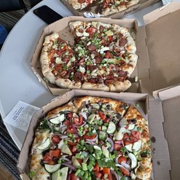 ROUND TABLE PIZZA - Updated September 2025 - 137 Photos & 209 Reviews ...