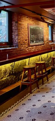 CORNER TAVERN - Updated June 2025 - 131 Photos & 331 Reviews - 421 ...