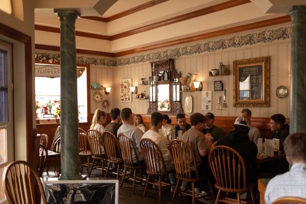 CHESTNUT COTTAGE RESTAURANT - Updated January 2026 - 529 Photos & 575 ...