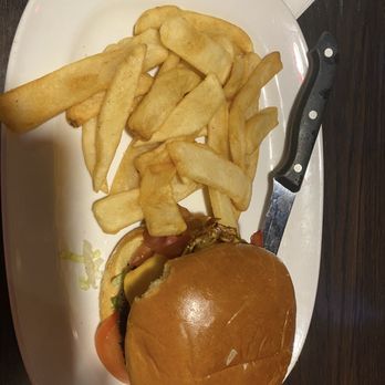 RED ROBIN GOURMET BURGERS AND BREWS - Updated August 2024 - 467 Photos ...