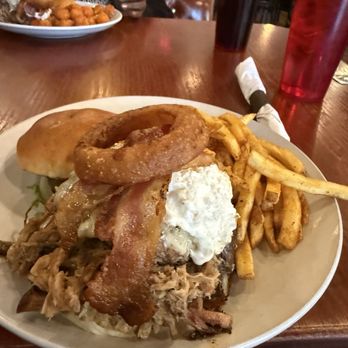 INDUSTRIAL TAPHOUSE - Updated June 2025 - 313 Photos & 364 Reviews ...