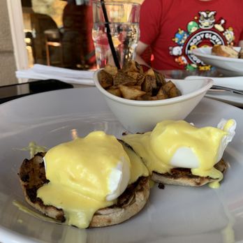 B2 BISTRO + BAR - Updated August 2025 - 618 Photos & 475 Reviews - 230 ...