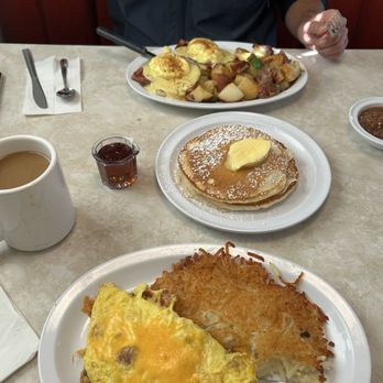 DIMPLES DINER - Updated July 2025 - 211 Photos & 214 Reviews - 1823 E ...