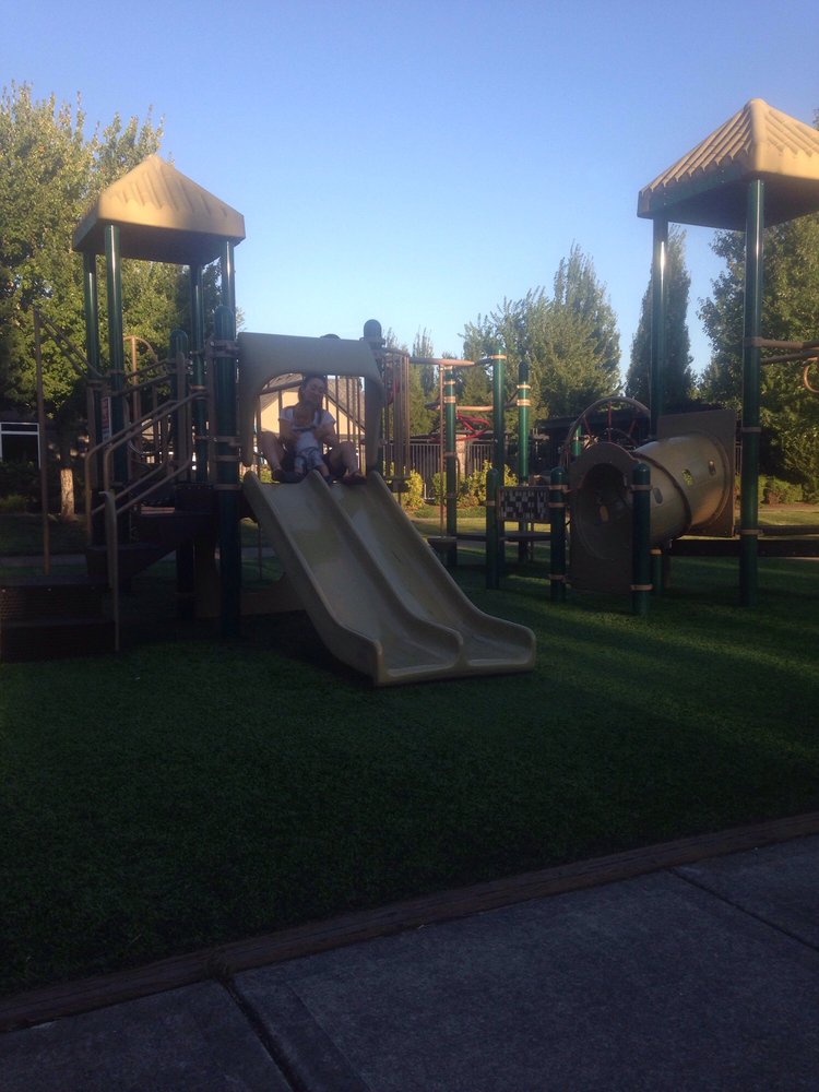 ARBOR ROSES HOA CLUB HOUSE - Updated July 2025 - 1050 SE Bianca St ...