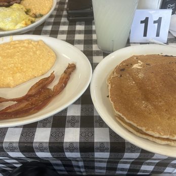 DEMITRIS RESTAURANT - Updated February 2025 - 148 Photos & 164 Reviews ...