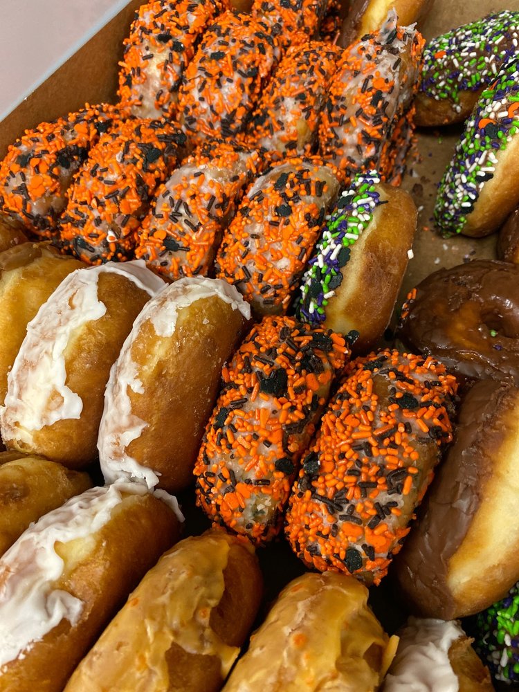 ST GEORGE’S DONUTS - 30 Photos & 58 Reviews - 3012 S National Ave ...