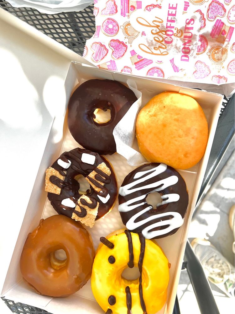 J&J DONUTS - Updated August 2024 - 70 Photos & 52 Reviews - 415 ...