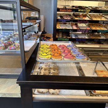 SLODOCO DONUTS - Updated June 2024 - 37 Photos & 31 Reviews - 195 ...