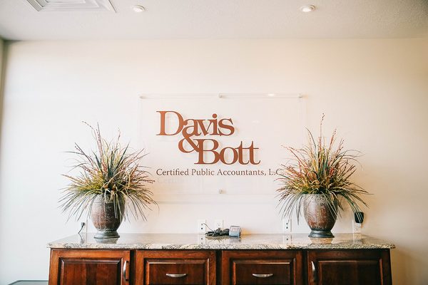 DAVIS & BOTT CPA’S - Updated December 2025 - 12 Photos - 50 W Forest St ...