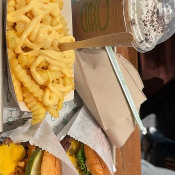 SHAKE SHACK DOWNTOWN CROSSING - Updated October 2025 - 75 Photos & 83 ...