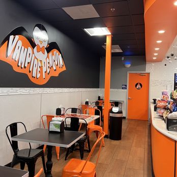 VAMPIRE PENGUIN - Updated May 2025 - 321 Photos & 139 Reviews - 1102 E ...