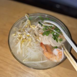 PHO 75 - Updated June 2024 - 77 Photos & 167 Reviews - 823 Adams Ave ...