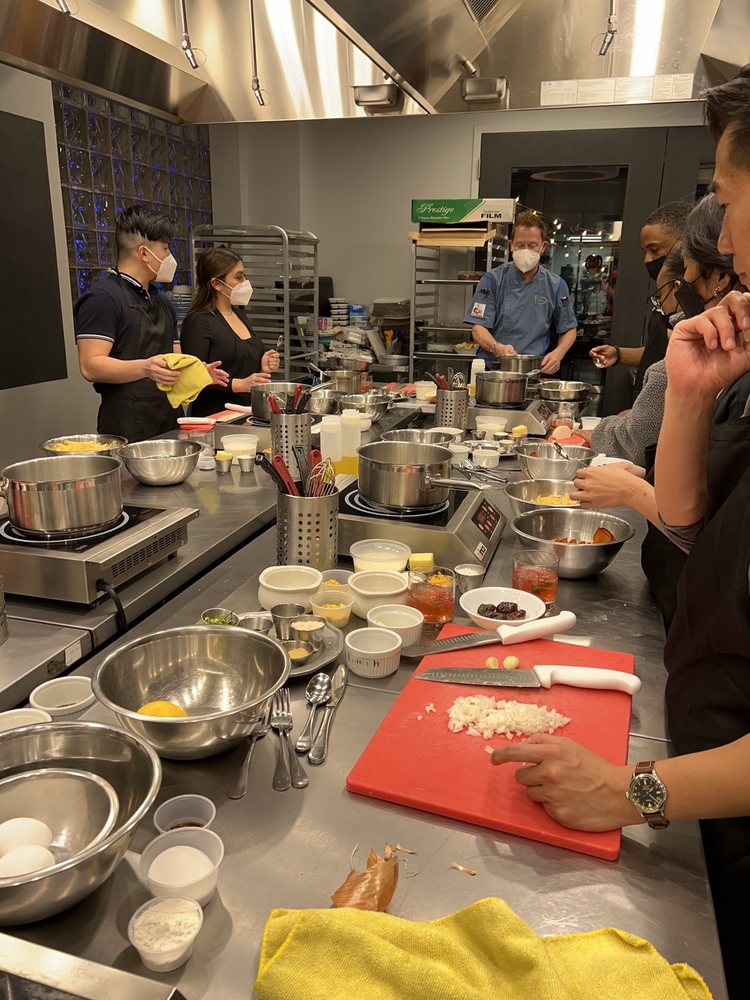 COOKOLOGY - 135 Photos & 183 Reviews - Cooking Schools - 4238 Wilson ...