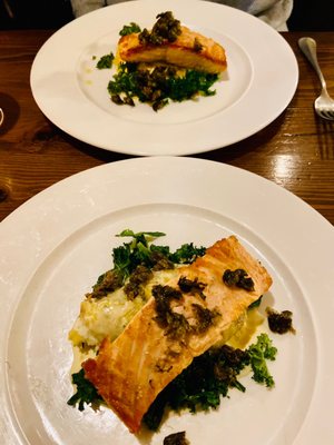 HOWIES - Updated July 2024 - 279 Photos & 186 Reviews - 10-14 Victoria ...