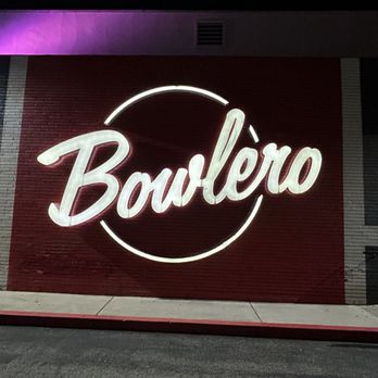 BOWLERO WOODLAND HILLS - Updated January 2026 - 448 Photos & 799 ...