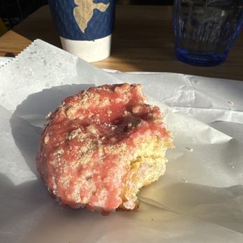 BEACON DOUGHNUTS - Updated March 2025 - 555 Photos & 250 Reviews - 810 ...