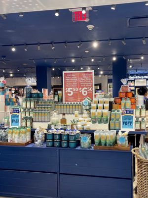 BATH & BODY WORKS - Updated September 2024 - 40 Photos & 58 Reviews ...