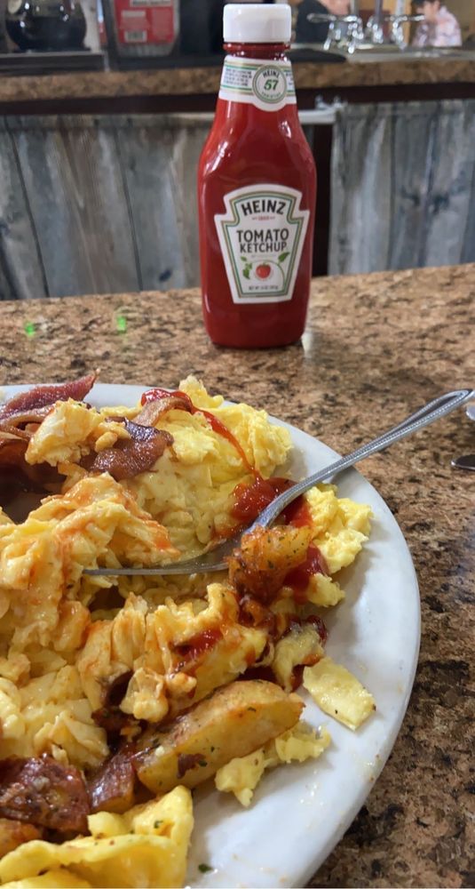 THREAD CITY DINER - 40 Photos & 70 Reviews - 931 Main St, Willimantic ...