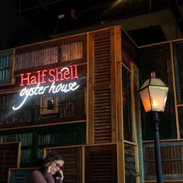 HALF SHELL OYSTER HOUSE - Updated January 2026 - 191 Photos & 189 ...