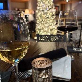 NOSH WINE LOUNGE - Updated December 2025 - 288 Photos & 308 Reviews ...