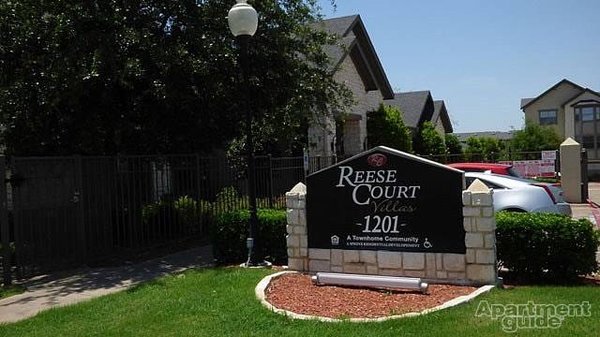 REESE COURT VILLAS - Updated October 2025 - 32 Photos - 1201 S Ewing ...