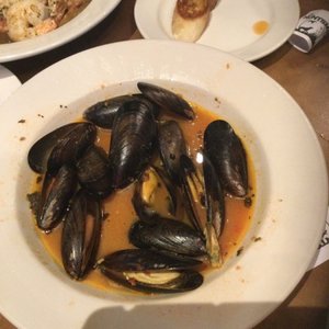 THE HUNTSMAN’S GRILL - 123 Photos & 186 Reviews - 561 E Rochambeau Dr ...