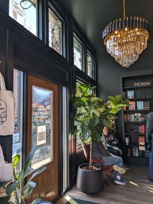 CHAPTER BOOK LOUNGE - Updated August 2025 - 61 Photos & 33 Reviews ...