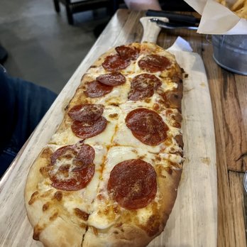 SIX STRING GRILL & STAGE - Updated May 2025 - 148 Photos & 154 Reviews ...