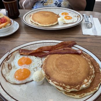 VIP’S CAFE - Updated October 2024 - 502 Photos & 680 Reviews - 18345 ...