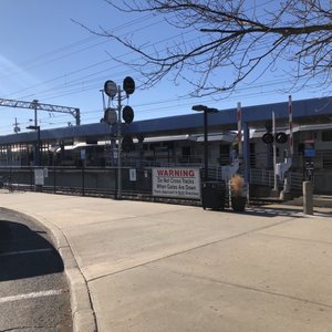 NEW JERSEY TRANSIT LITTLE SILVER TRAIN STATION - 31 Photos - Branch Ave ...