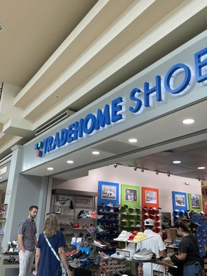 TRADEHOME SHOES - Updated November 2025 - 7021 S Memorial Dr, Broken ...
