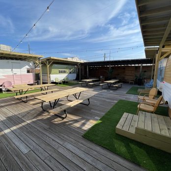 WELLTOWN BREWING - Updated December 2024 - 146 Photos & 83 Reviews ...