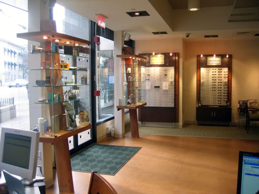 METROPOLITAN OPTICAL - PENNSYLVANIA AVE - Updated December 2025 - 18 ...