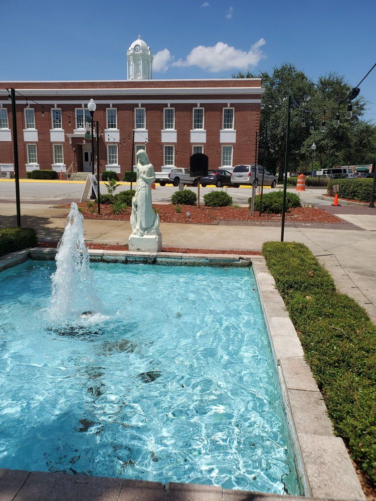 HINESVILLE FARMERS MARKET - Updated December 2025 - 107 S Commerce St ...