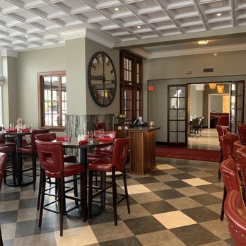 THE JAYHAWKER - Updated December 2025 - 23 Photos - 701 Massachusetts ...