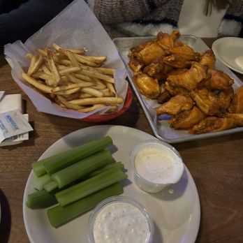 RUNYON’S - Updated August 2025 - 190 Photos & 279 Reviews - 107 ...