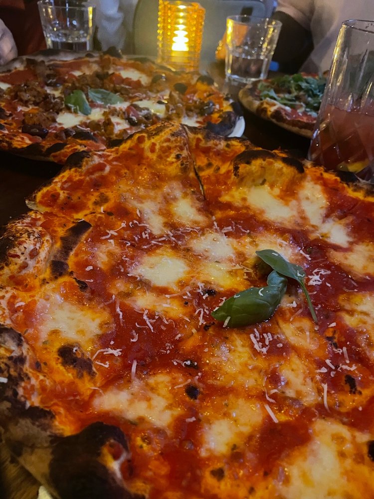 PIZZERIA MORETTI - Updated October 2025 - 111 Photos & 105 Reviews ...