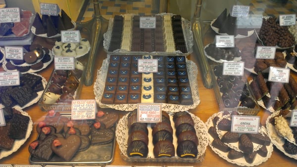 CHAT BLEU AU - Updated November 2024 - 10 Photos & 13 Reviews - 47 Bis ...