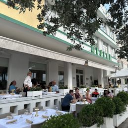 A FISH CALLED AVALON - Updated October 2025 - 1347 Photos & 949 Reviews ...