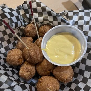 MR BILL’S TERRACE INN - 173 Photos & 157 Reviews - 200 Eastern Blvd ...