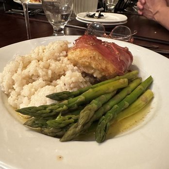 WAKEFIELD INN RESTAURANT - Updated December 2025 - 52 Photos & 46 ...