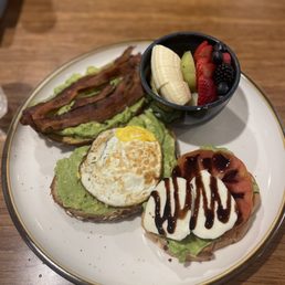 EIGHT AM - Updated February 2025 - 2021 Photos & 1761 Reviews - 1323 ...