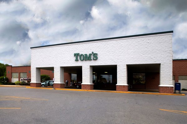 TOM’S FOOD MARKET - WEST BAY - Updated August 2024 - 22 Photos & 14 ...