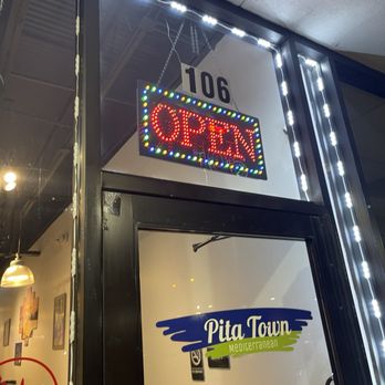 PITA TOWN - Updated October 2025 - 98 Photos & 151 Reviews - 700 W ...