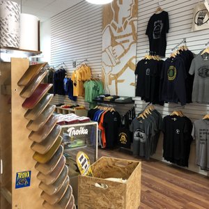 TEES-N-TOPS - Updated August 2025 - 129 Grant Ave, Vandergrift ...