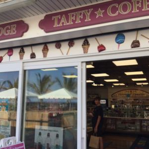 JENKINSON’S ICE CREAM & SWEET SHOP - 61 Photos & 26 Reviews - 3 ...