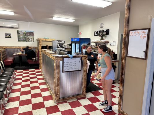 BREAK OF DAWN CAFE - Updated March 2025 - 12 Photos - 225 E Eastwood St ...