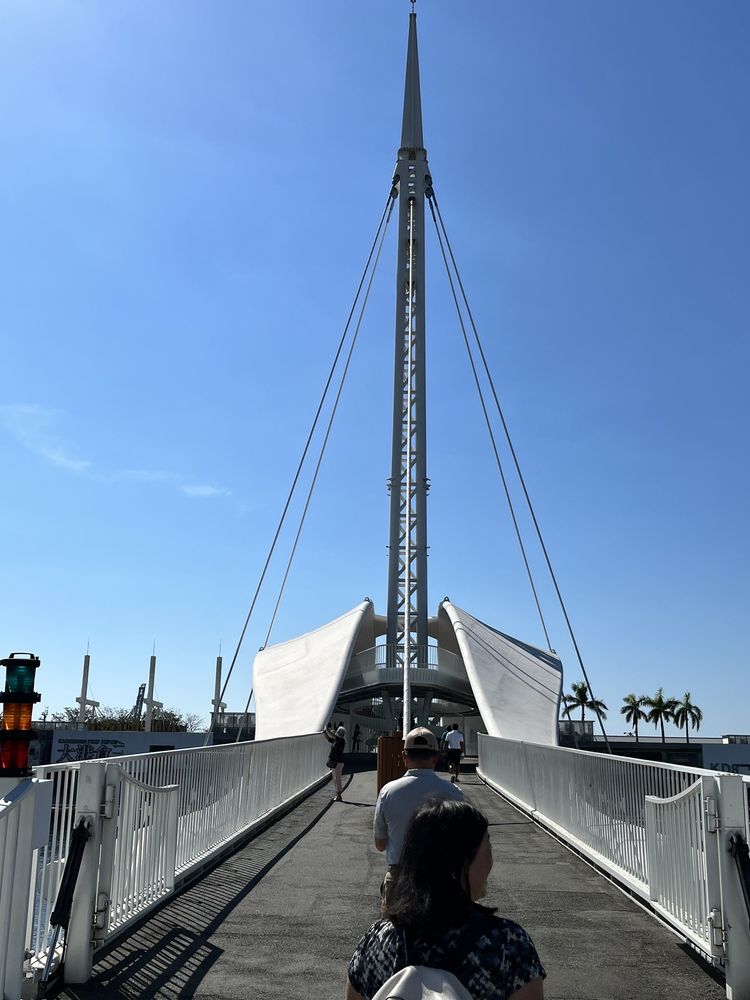 GREAT HARBOR BRIDGE - Updated January 2025 - 24 Photos - Taiwan ...